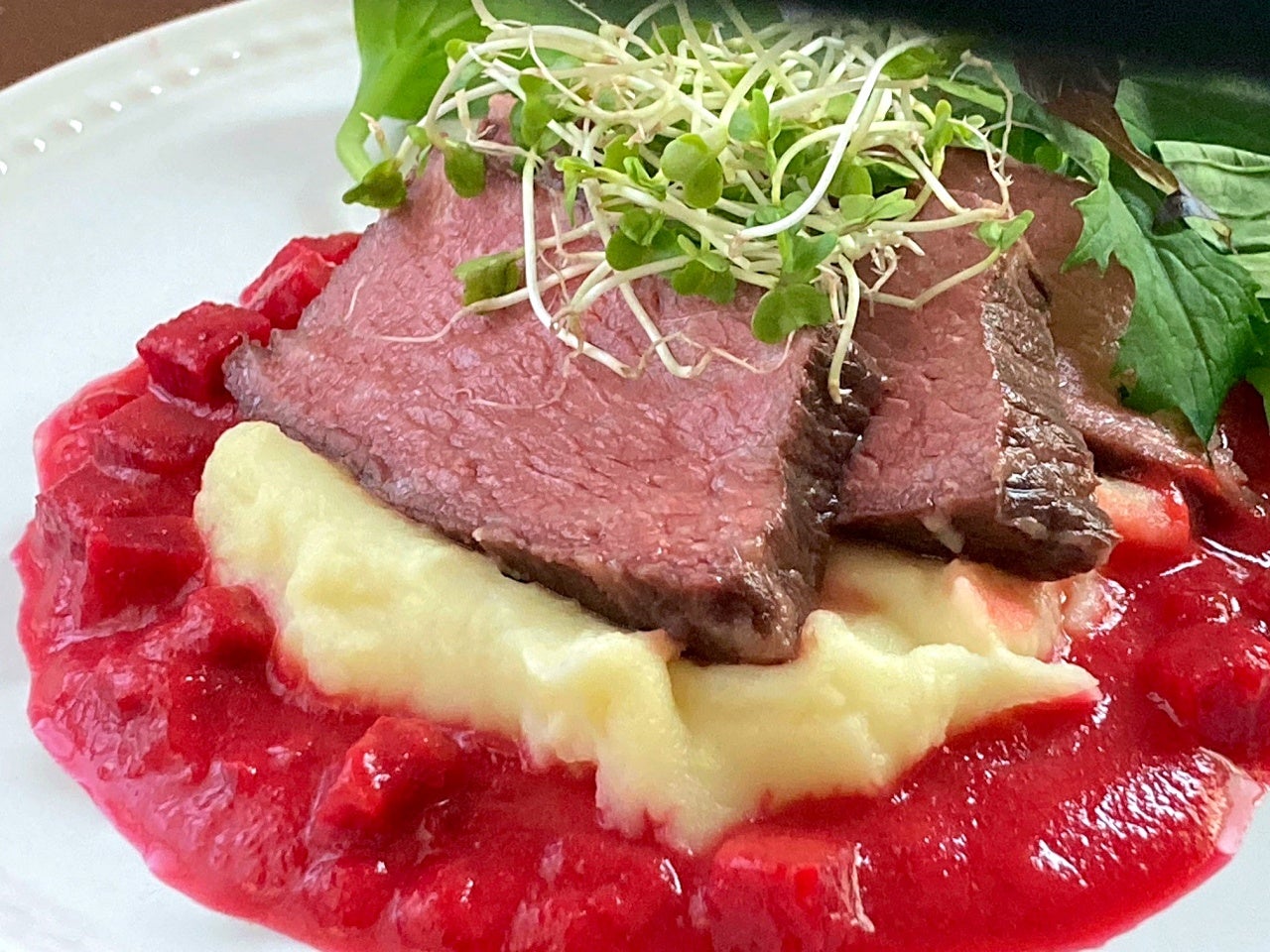 肉料理や魚料理のアンダーソースとして
